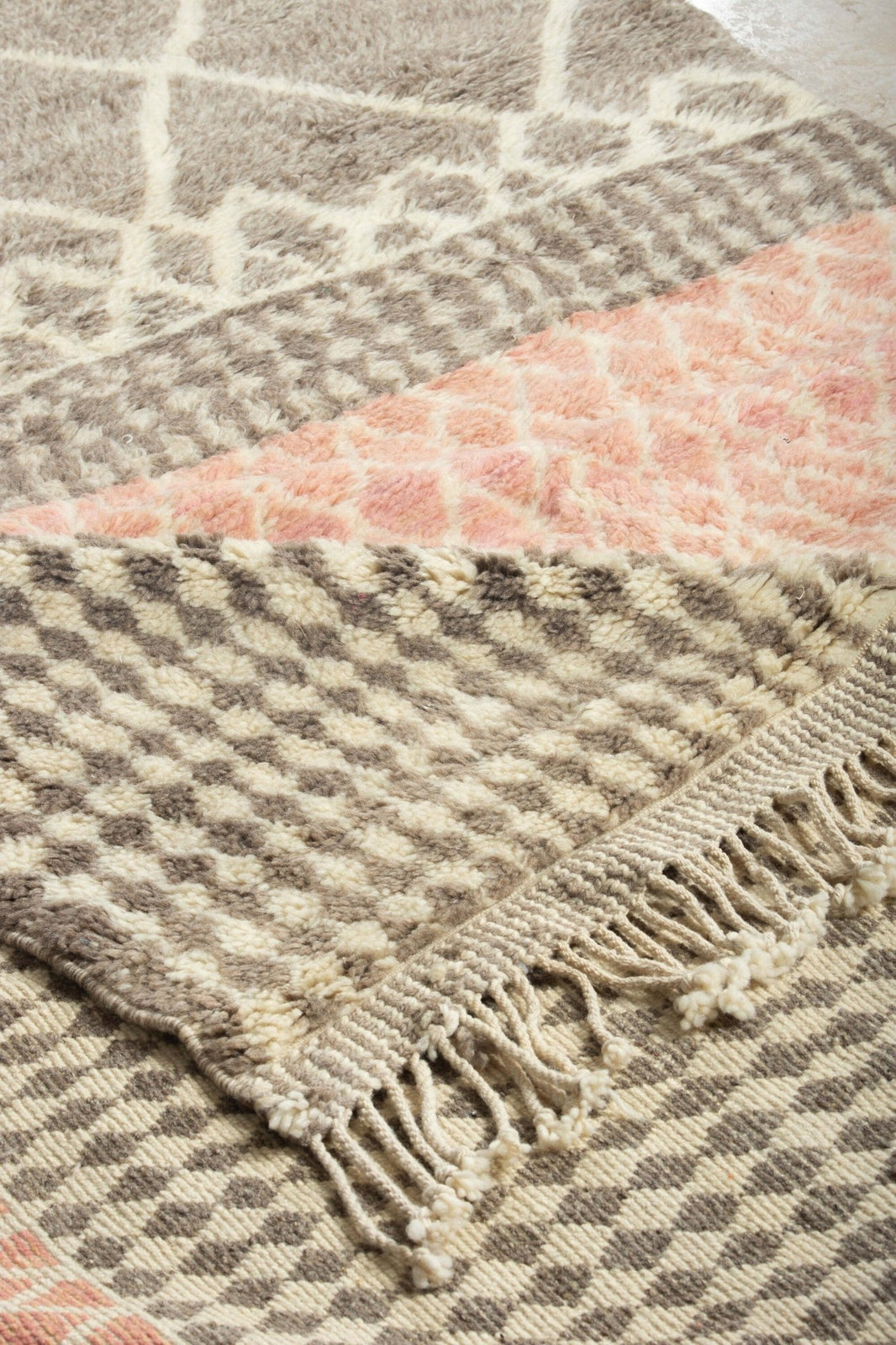 Luxury-modern Beni Mrirt Rugs